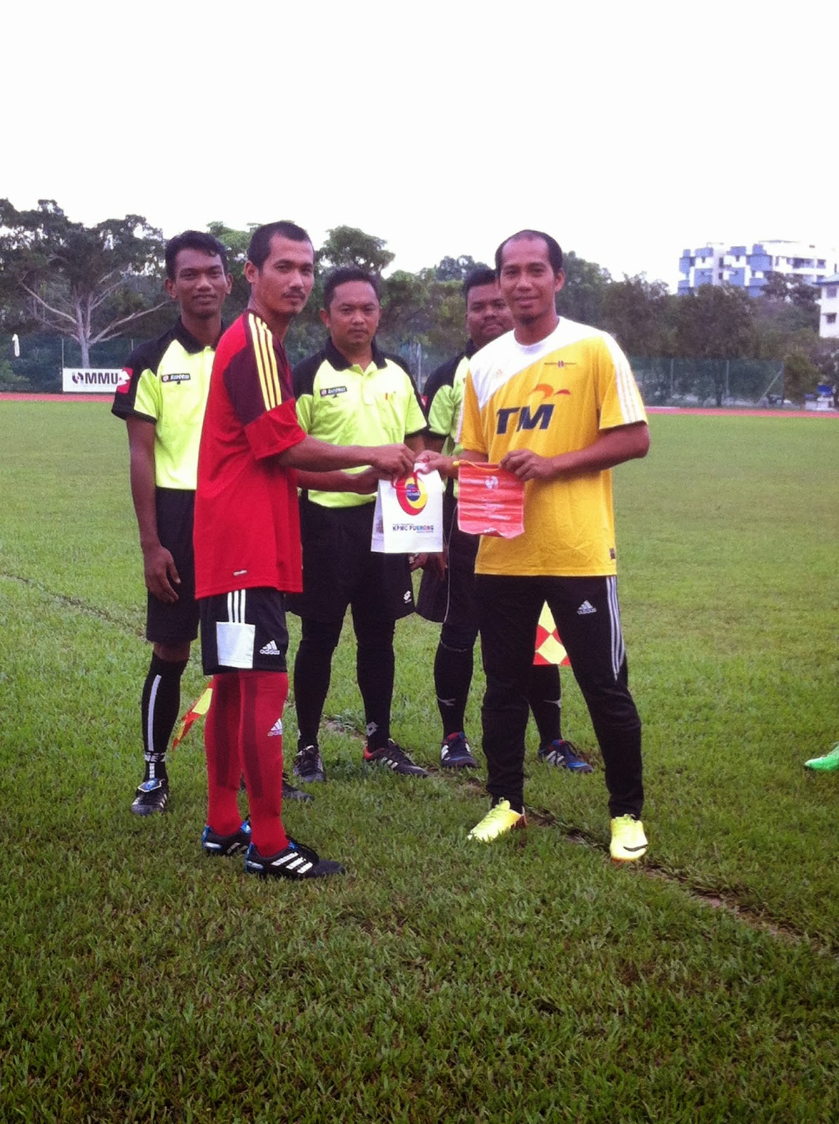 Pada hari RABU 17hb Disember 2014, Perlawanan Persahabatan di antara KPMC FC dan MMU FC (PMCare ...
